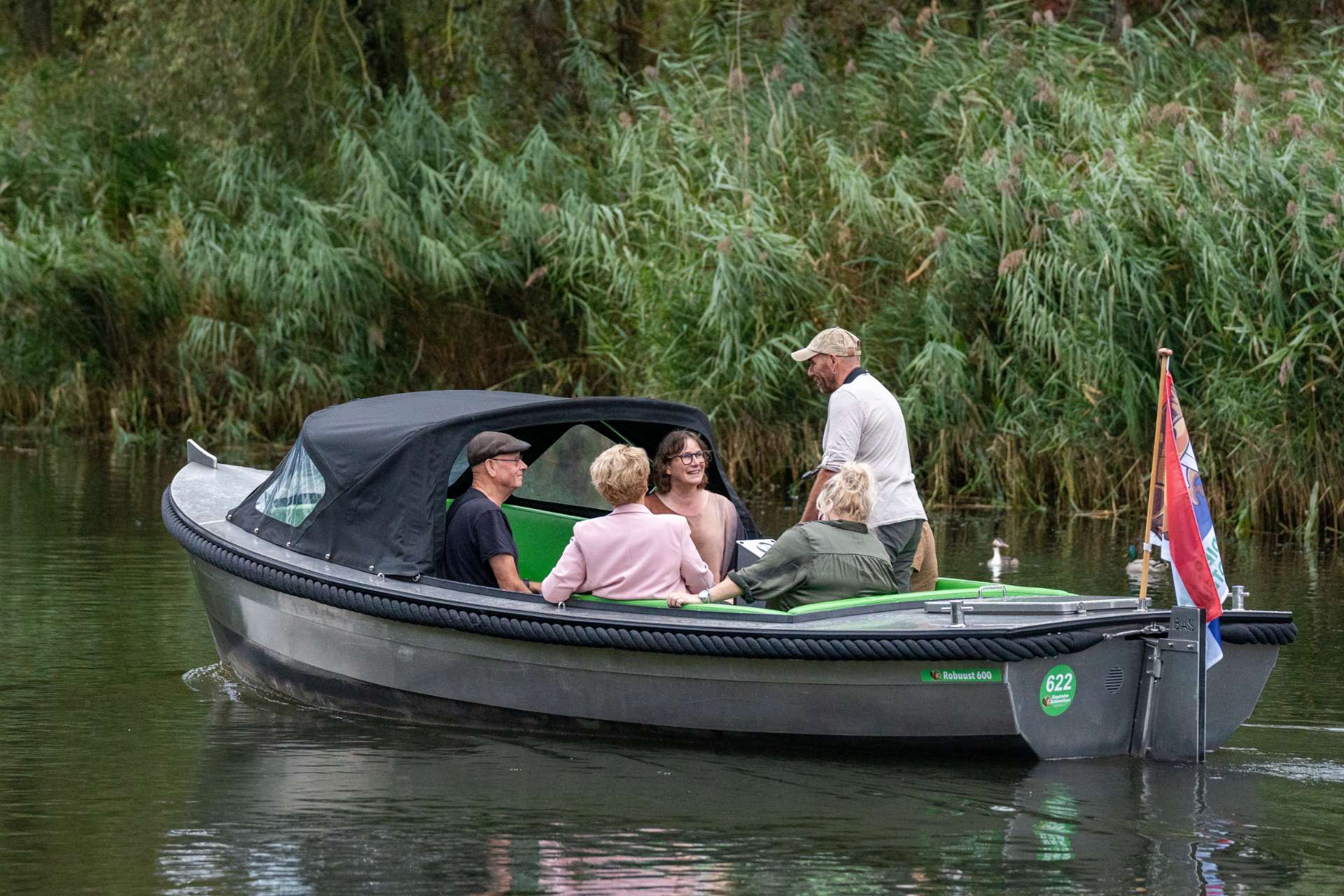 Fluisterboot huren Biesbosch – Varen vanuit Drimmelen